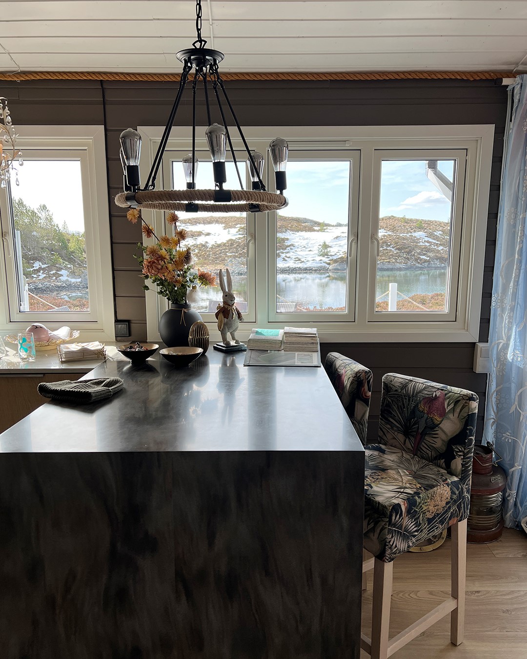 Liftgardiner til hytte på Hitra